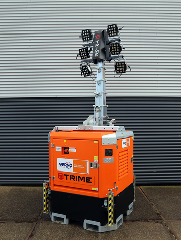 Hybride lichtmast stationair 6x100W huren